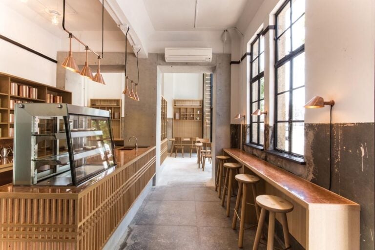 16 Unique Coffee Shop & Café Interior Design Examples