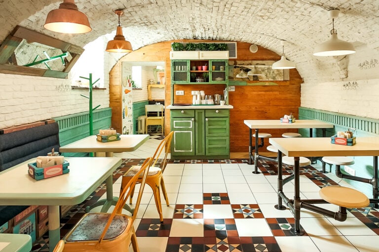 13 Creative Restaurant Interior Design Examples