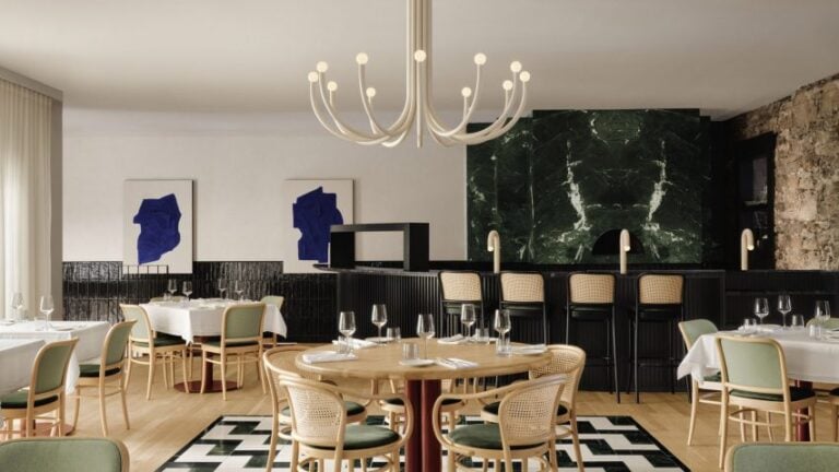 How to Design a Restaurant Floor Plan (+ Layout Examples)